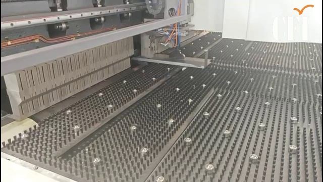 Изготовление детали на панелегибе CFI LHA06-2000А2