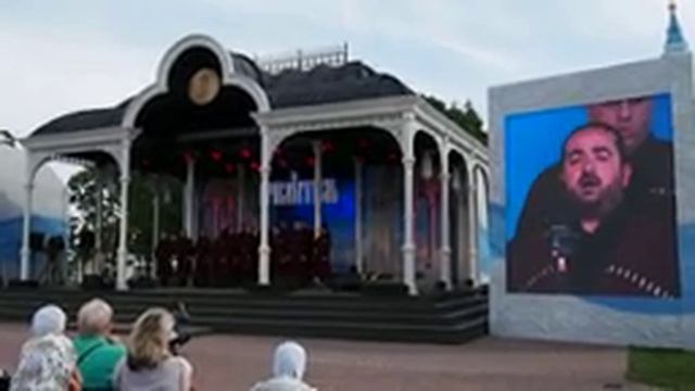 Кахури мравалжамиери (Многая лета), кахетинская застольная, мужской хор "Басиани" (Грузия)