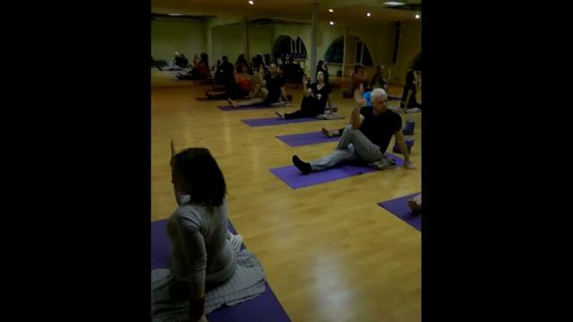 Практика йоги в студии Yoga-Energy 2018