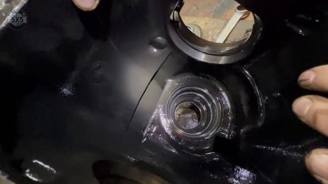 Конструктивный недостаток 👎🏻 редукторов BMW (в основном на G-кузовах) 1-й симптом - течь сальника