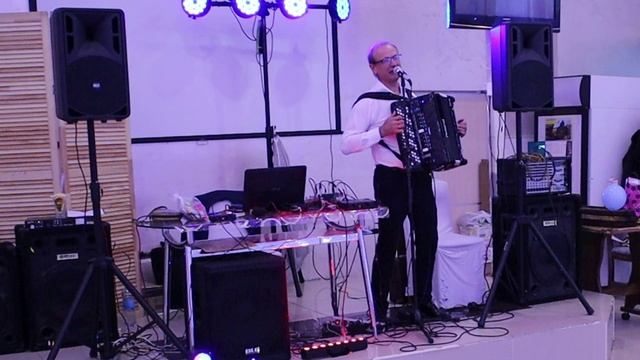 Пусть бегут неуклюже поем с гостями