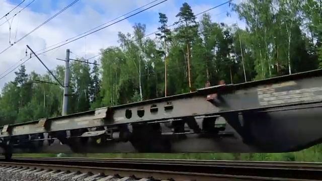 На очень высокой скорости! ВЛ11-226 с платформами для контейнеров