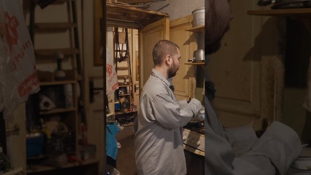 Жизнь в коммуналке: Как выглядит настоящая питерская кухня?