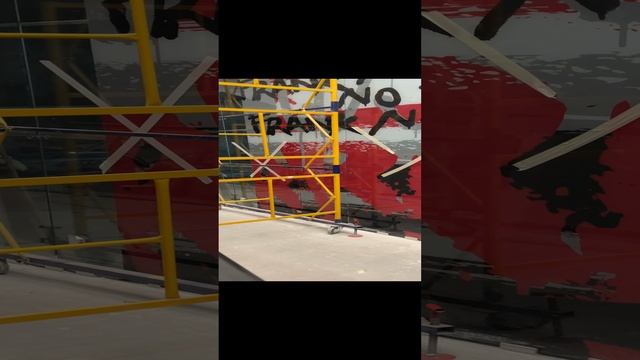 Изготовление витрины магазина в торговом центре  #дизайнинтерьера #интерьер #стеклянная #витрины