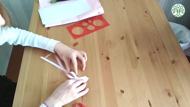 Детский мастер-класс. Закладка-косичка для книги.