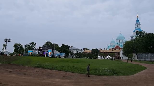 А из нашего окна...