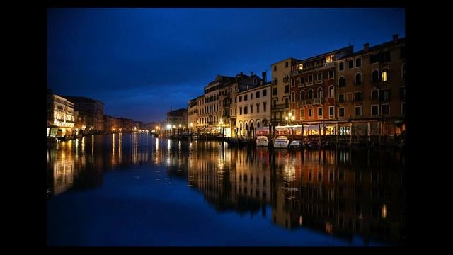 06 Vaporetto Launch at Rialto Bridge