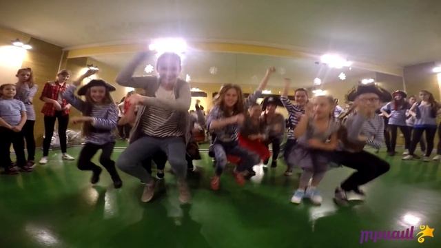 ПИРАТСКАЯ НОВОГОДНЯЯ ВЕЧЕРИНКА | ТРИАШ | 27.12.15 | КАТЯ БОРИСОВА и СВЕТА ГУЛЯЕВА