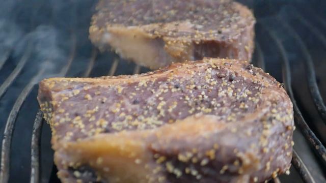 Копченый стейк Рибай, приготовленный методом обратной обжарки