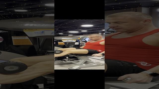 Сгибания ног сидя в Тренажёре