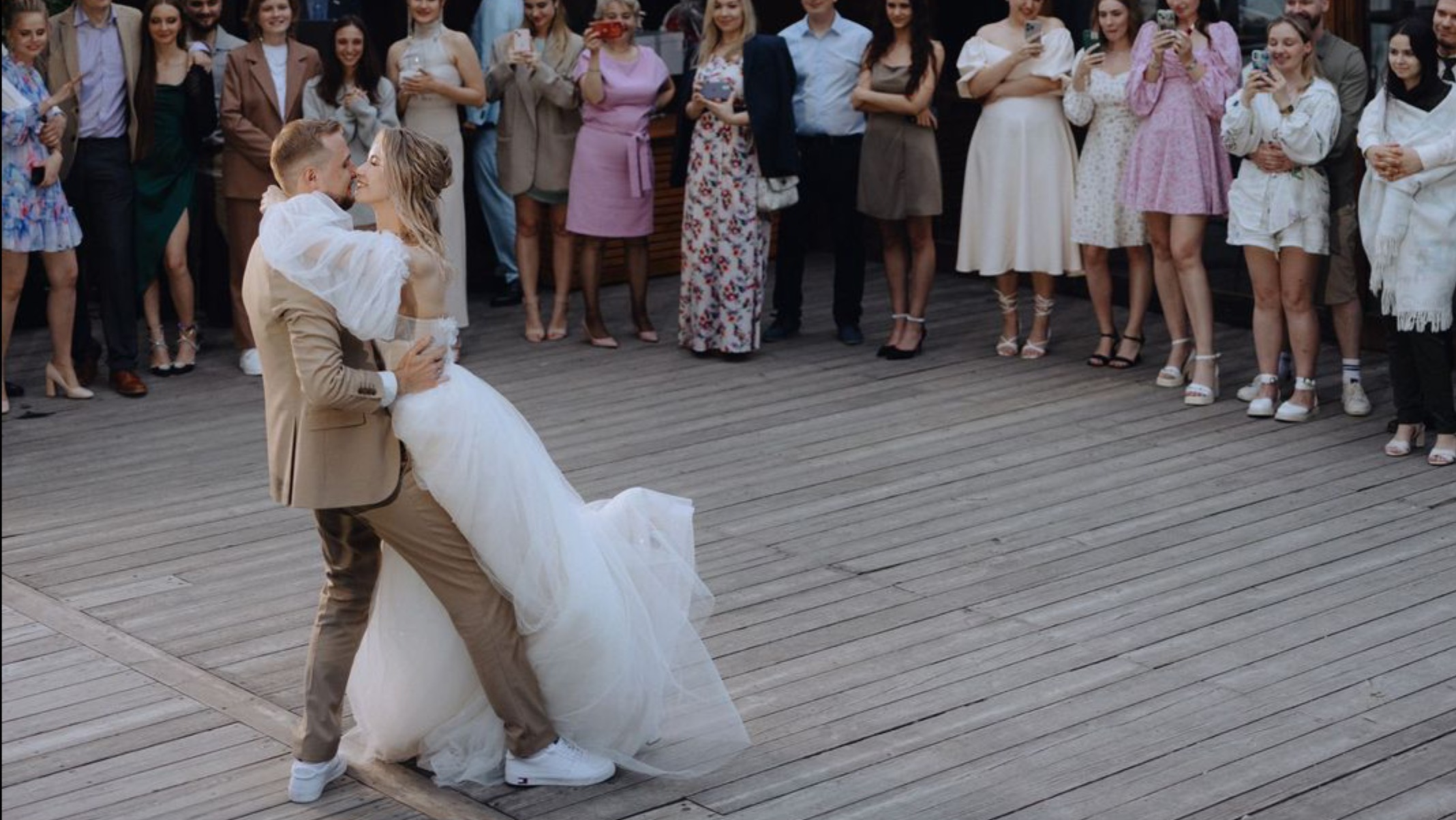 Очень нежный свадебный танец Лёша Свик - Замок из дождя