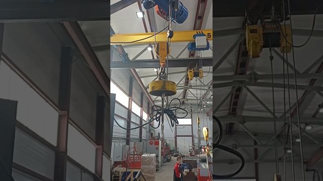 Вращение крюка подвеса на дробеметной камере ЛТ4827