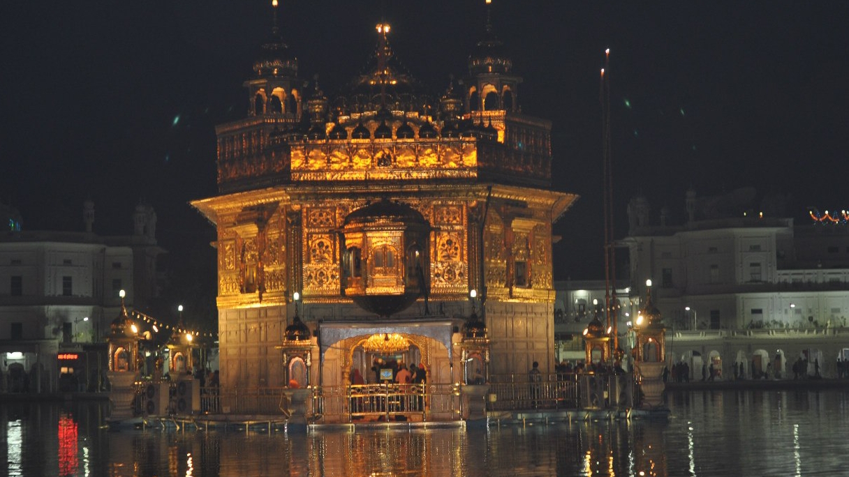 1982г.1 ноябряДень Богини Шарада Инду. ( Kojagiri Purnima)  Пуджа День рождения Гуру Нанака. Англия.