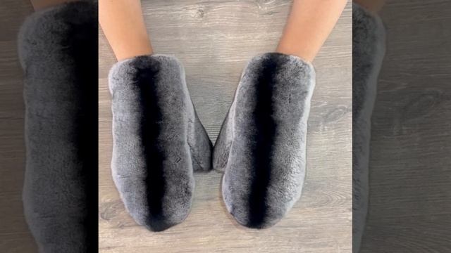 Изысканные меховые варежки из меха кролика серого цвета, 7509