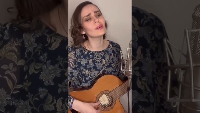 «Над окошком месяц» стихи С.Есенина, муз.Я. Френкеля. Исполняет Анна Шестернина #романс #гитара