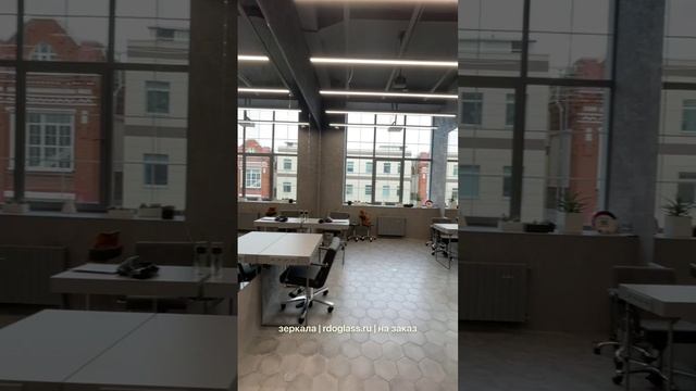 Большие зеркала в салоне красоты  #дизайнинтерьера #интерьер #мебель #дизайндома #стеклянная