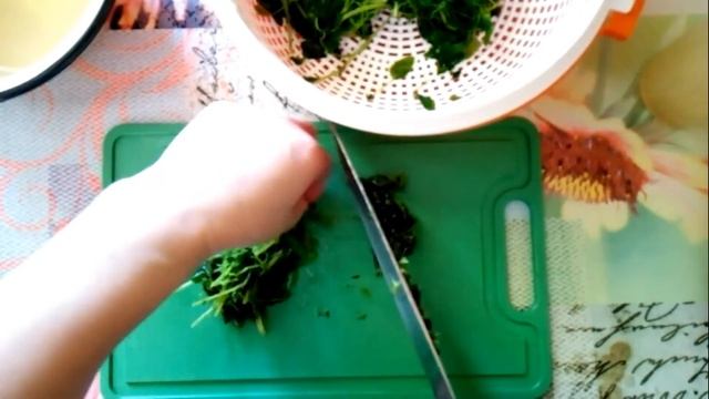 Два витаминных блюда из весенней лебеды и пророщенных семян подсолнуха