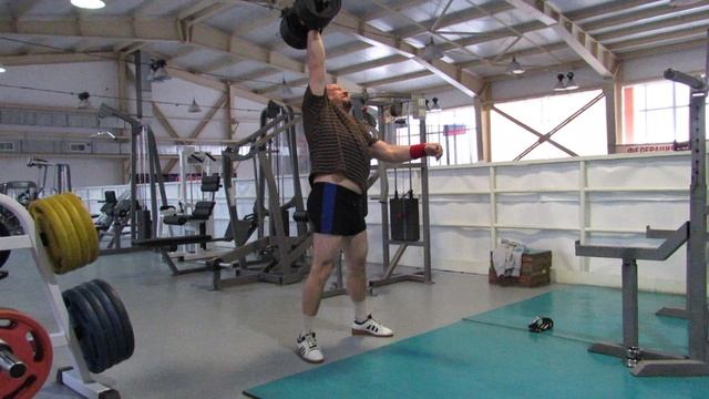 Толчок гантели