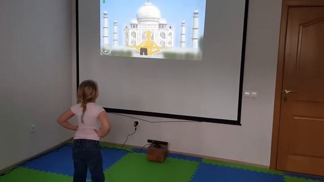 "Играй и развивайся" с Барборой.