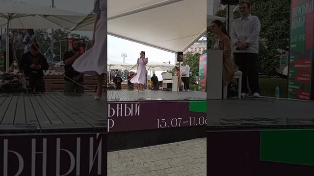 Песня ”Звать любовь не надо” из к/ф “Моя любовь”. Исп Екатерина Кузнецова.