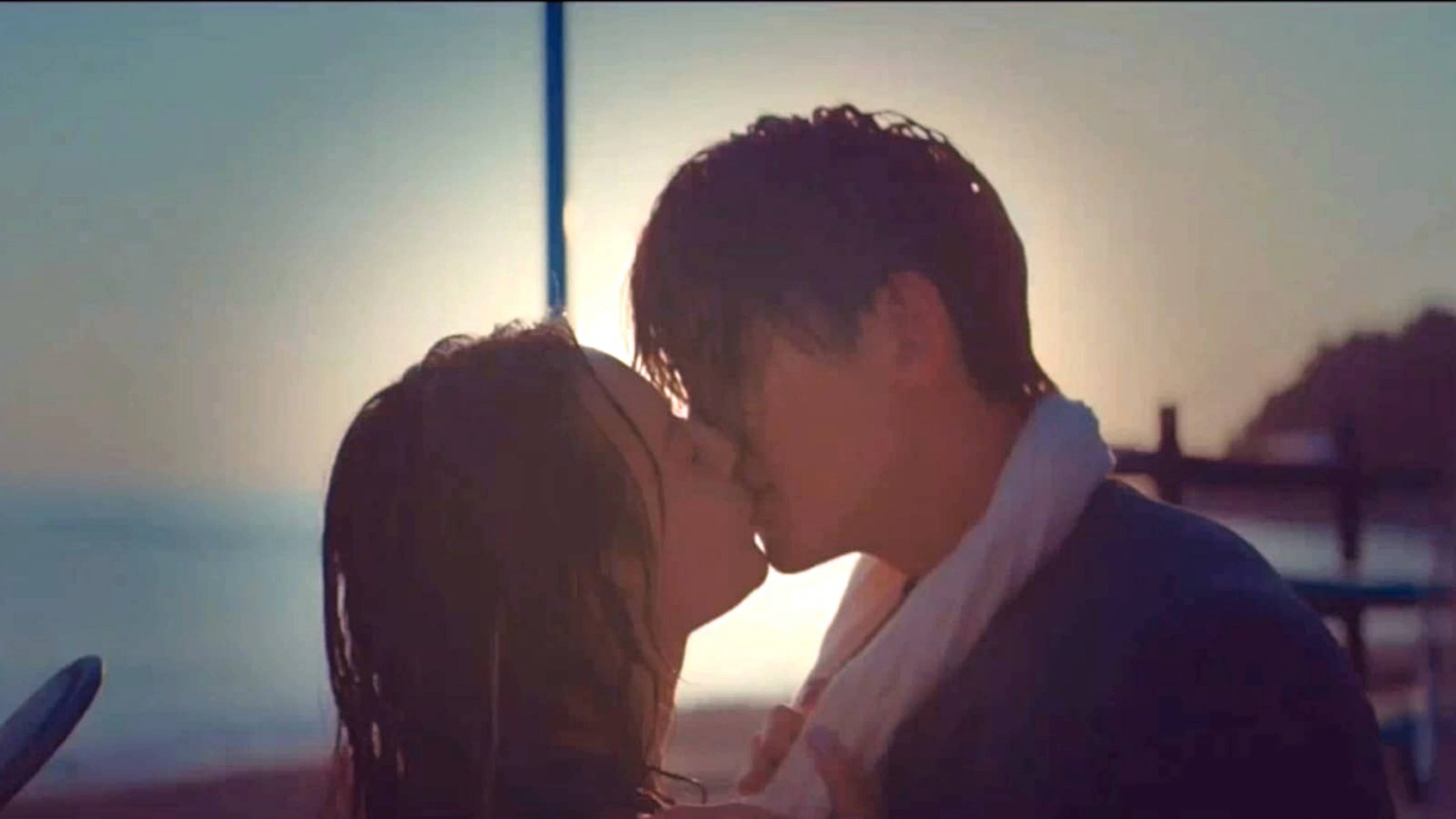 Клип по дораме "Путь любви городской пары". Песок, вода. Чжи Чан Ук