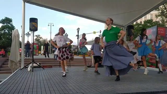 Венгерский танец Ха-ца-ца. Мастер-класс под руководством Евгении Тюминкиной и Елизаветы Пархоменко.