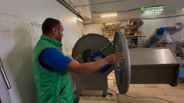 Машина для нарезки мяса слайсом Vega Meat Slicer L660