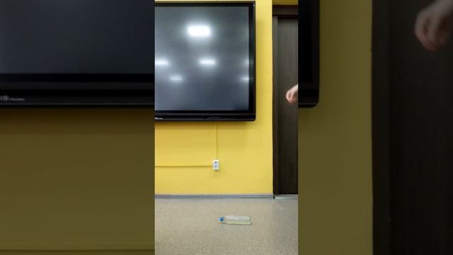 Невесомость и бутылка с водой #shorts