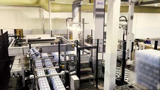 Автоматическая агрегация до паллета ПЭТ линии KHS