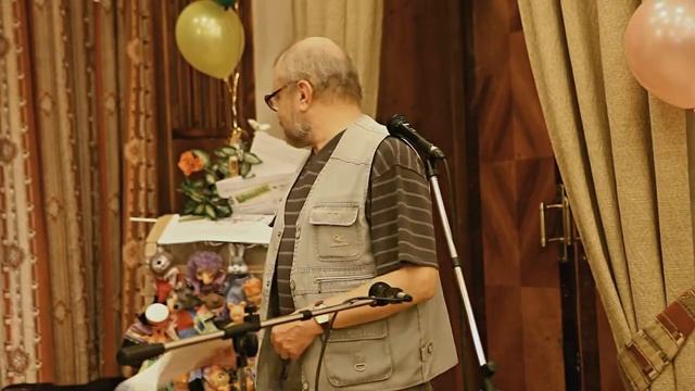 Тим Собакин читает стихи в ЦДЛ