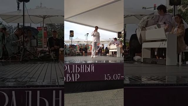 Песня "Сердце, тебе не хочется покоя" из к/ф "Веселые ребята" И. Дунаевский. Исп. Павел Иванов.