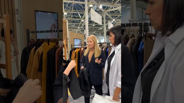 Великолепная Лариса Вербицкая выбирает Vivo Style! Благодарим за доверие ❤️#shortsvideo #cpm2023