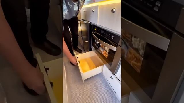 Роскошный автодом Airstream