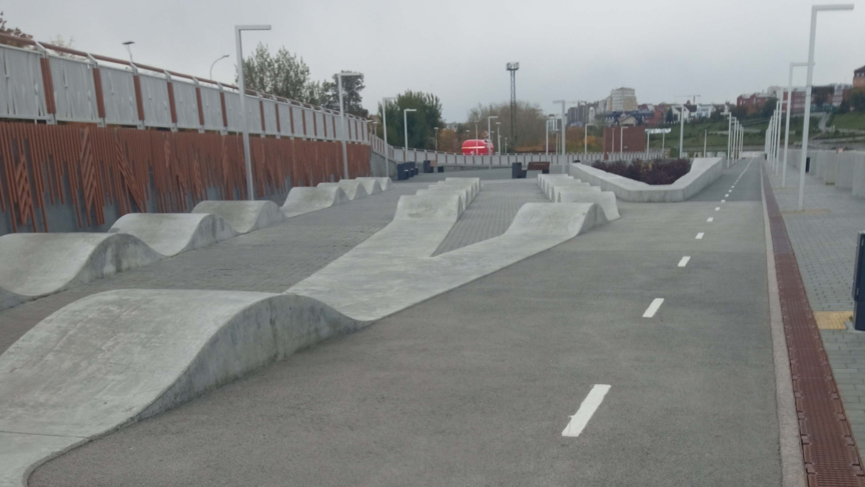 Скейт парки Тюмени|обзор на скейт парк на мосту Влюбленных