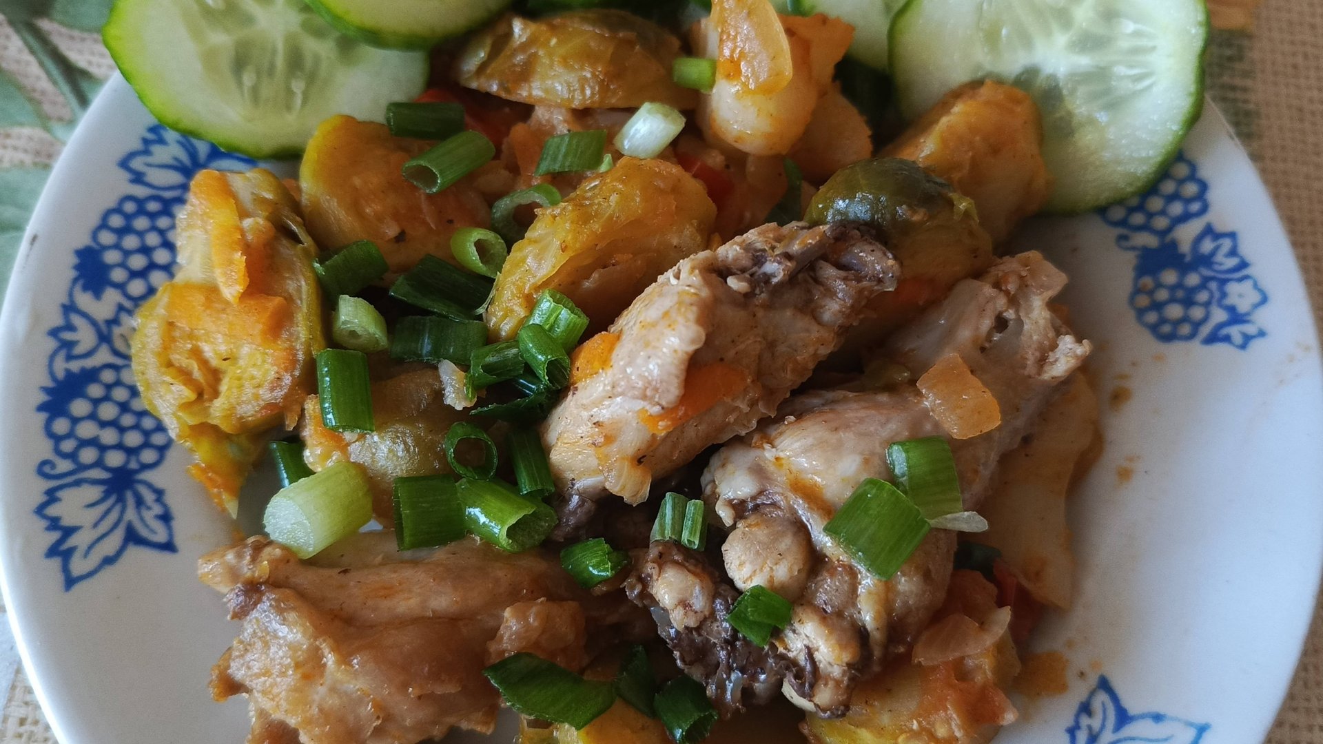 ОТЛИЧНЫЙ ОБЕД - ЭТО КУРОЧКА С БРЮССЕЛЬСКОЙ И ЦВЕТНОЙ КАПУСТОЙ. ОБОЖАЮ!