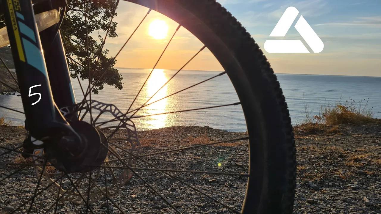 Вело-путешествие по Крыму с детьми. Часть 5. Фруктовые ворюги.