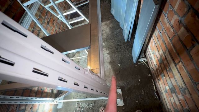 Грузовые стелажи для гаража