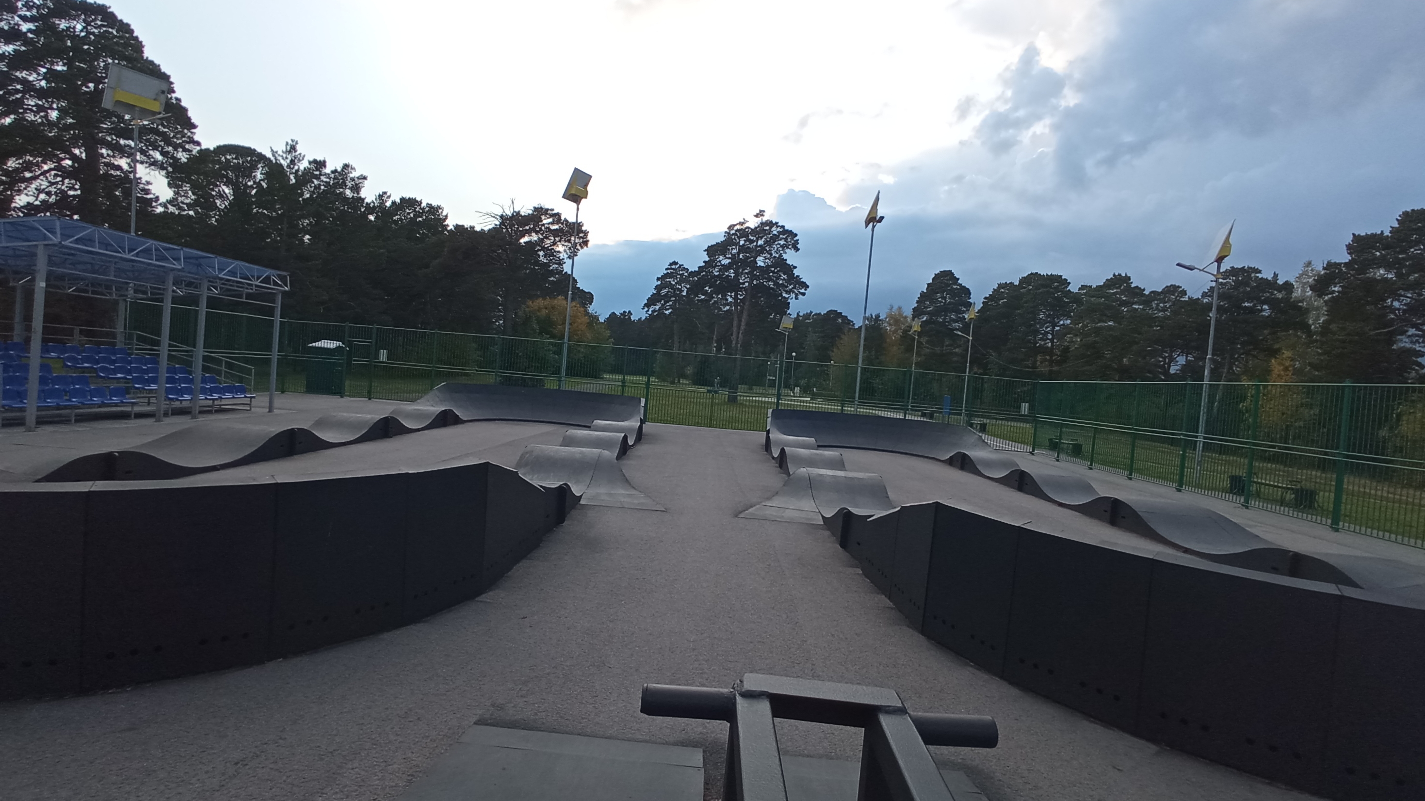 скейт парки Тюмени| скейт парк в гелëвской роще