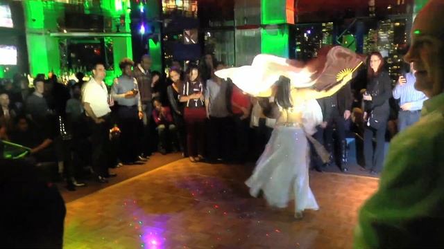 Belly dance fan veils queen - Tanna Valentine! LEAN HOW-TO!