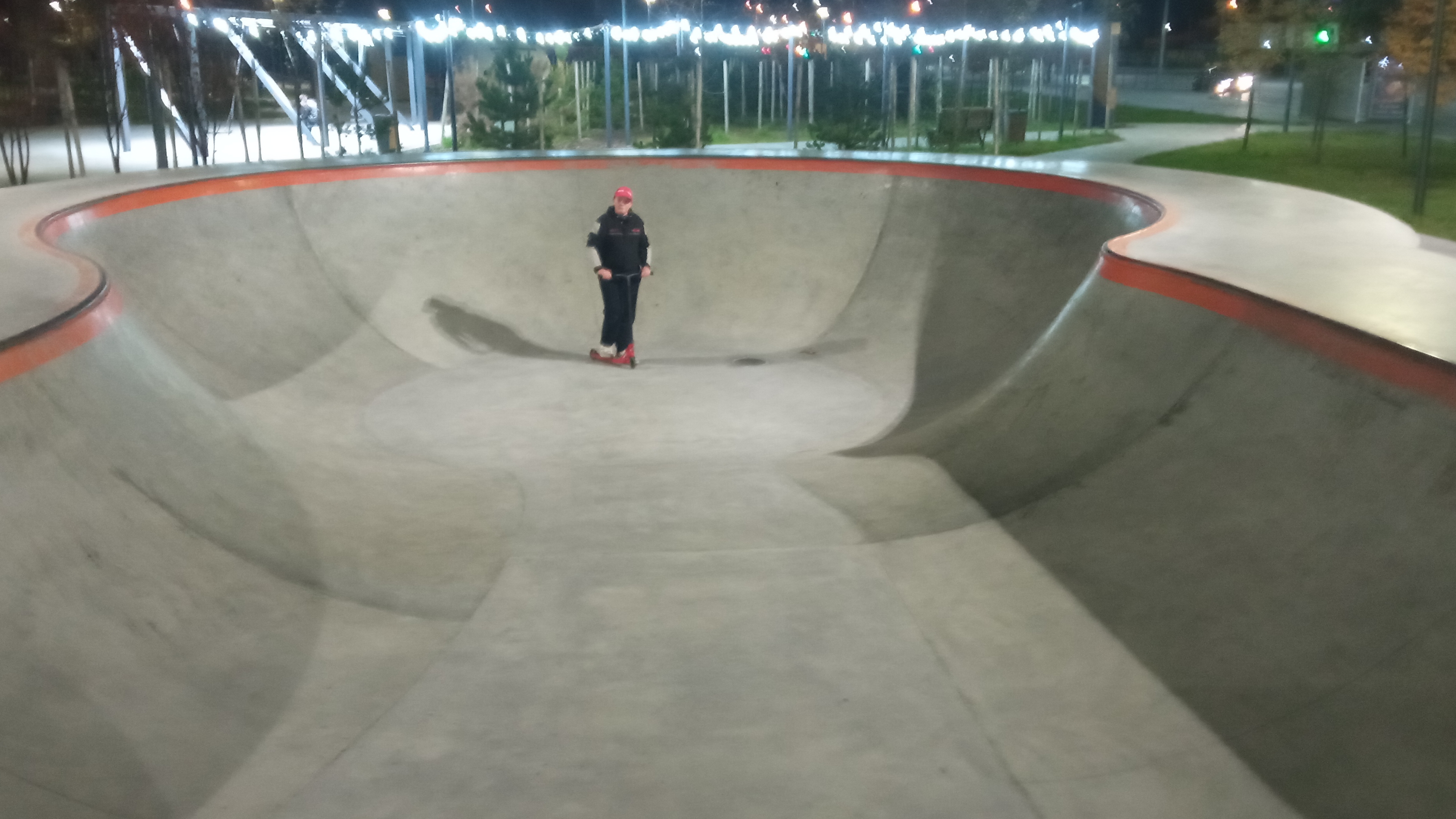 Скейт парки Тюмени|Обзор на скейт парк у ТЦ Солнечный