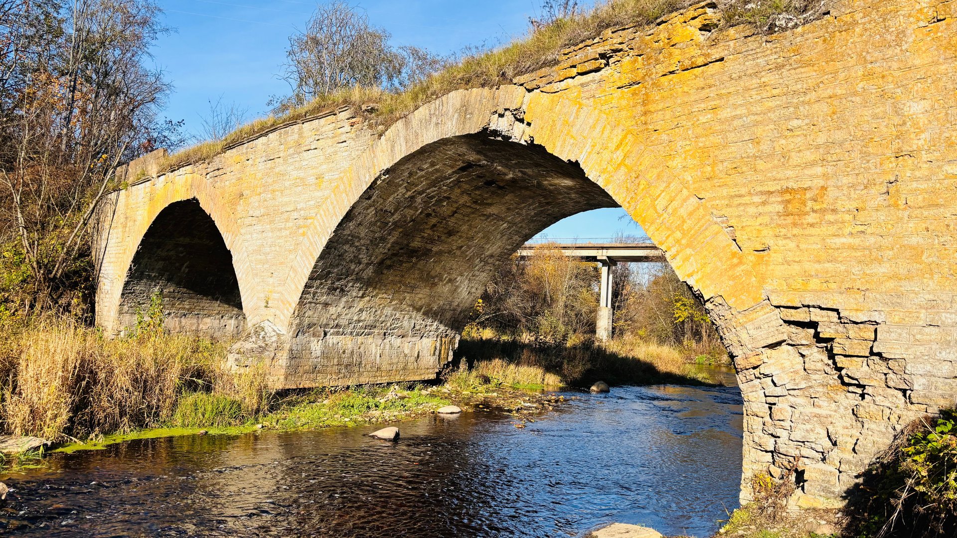 Пешком по каньону реки Лава, осень 2024