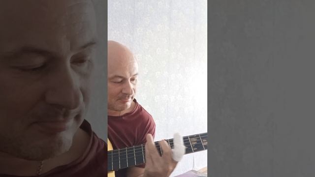 Три пальца тоже играют