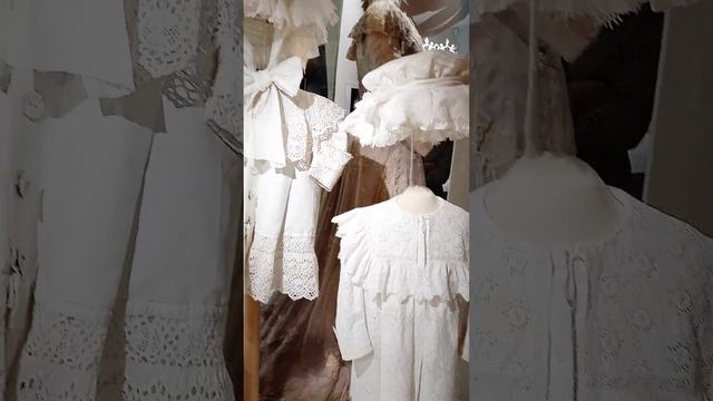 Дочери императора носили белые платья, приучаясь к опрятности #император #княжна #история