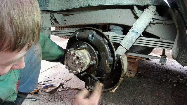 Снятие и установка задних тормозных колодок УАЗ патриот
