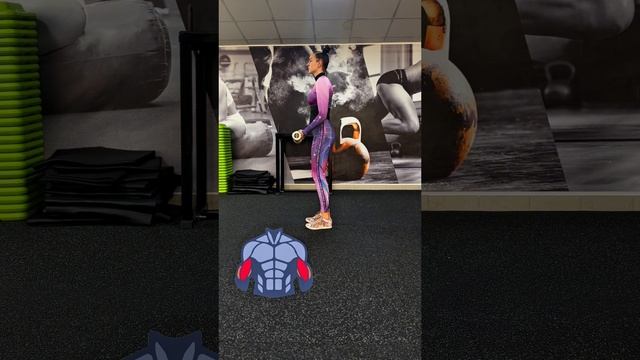 СГИБАНИЕ НА БИЦЕПС С ГАНТЕЛЯМИ СТОЯ