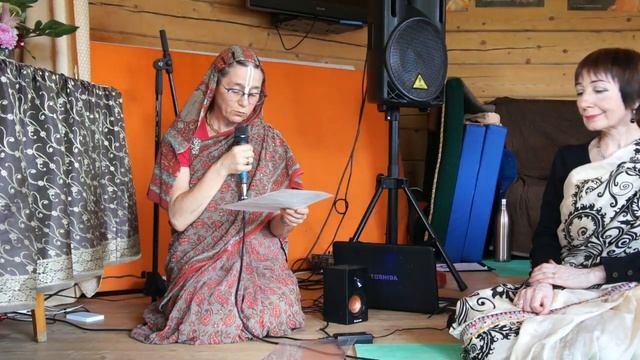 Подношение матаджи Калинди Прии