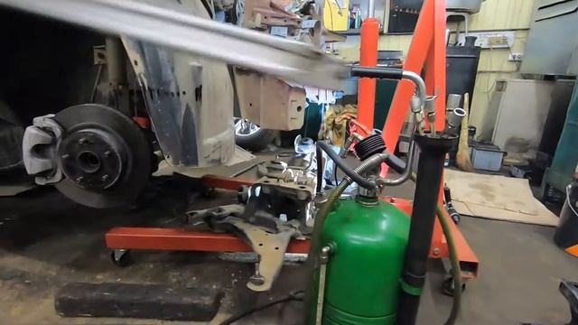 Замена подрамника после аварии на SUZUKI GRAND VITARA