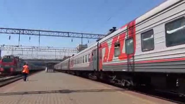 Отправление ЭП1М 764 с поездом №312 Воркута — Новороссийск