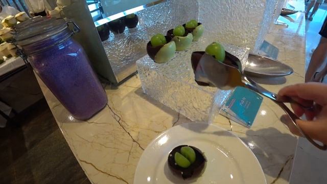 Ужин в отеле Harman Resort Hotel Sanya