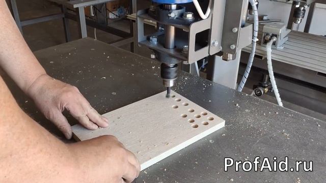 Сверлильный станок с автоматической подачей